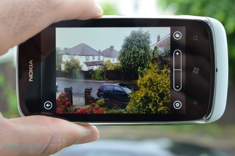 白色入门级WP7 诺基亚Lumia 610图赏_手机_科技时代_新浪网