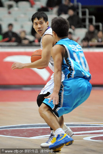 图文-[CBA第12轮]上海116-102福建 颜行书依旧帅气_篮球-CBA_NIKE新浪竞技风暴_新浪网