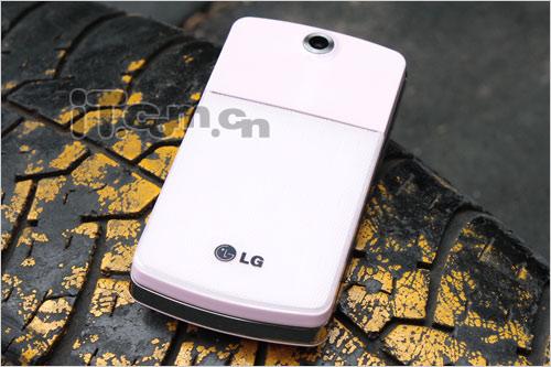 夏天的味道 LG冰淇淋手机KF350秀色赏(3)_手机_科技时代_新浪网