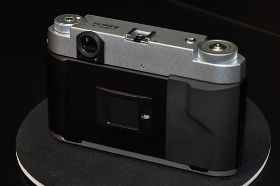 P&E2011：富士中画幅神器GF670W真机秀_数码_科技时代_新浪网