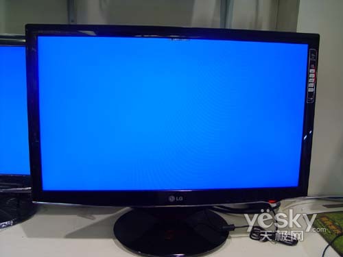 独家爆料：LG超薄LED背光显示器W2486L到货_硬件_科技时代_新浪网