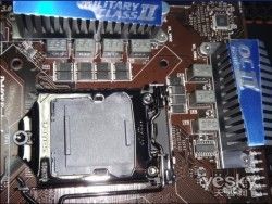 ‘第一兵工厂’微星P67A-GD53-H(B3)1300_硬件_科技时代_新浪网