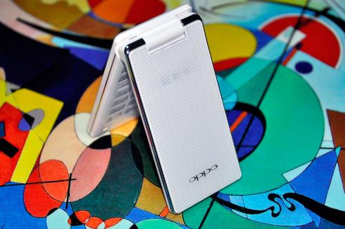 唯美时尚 OPPO翻盖音乐新机A520图赏_手机_科技时代_新浪网