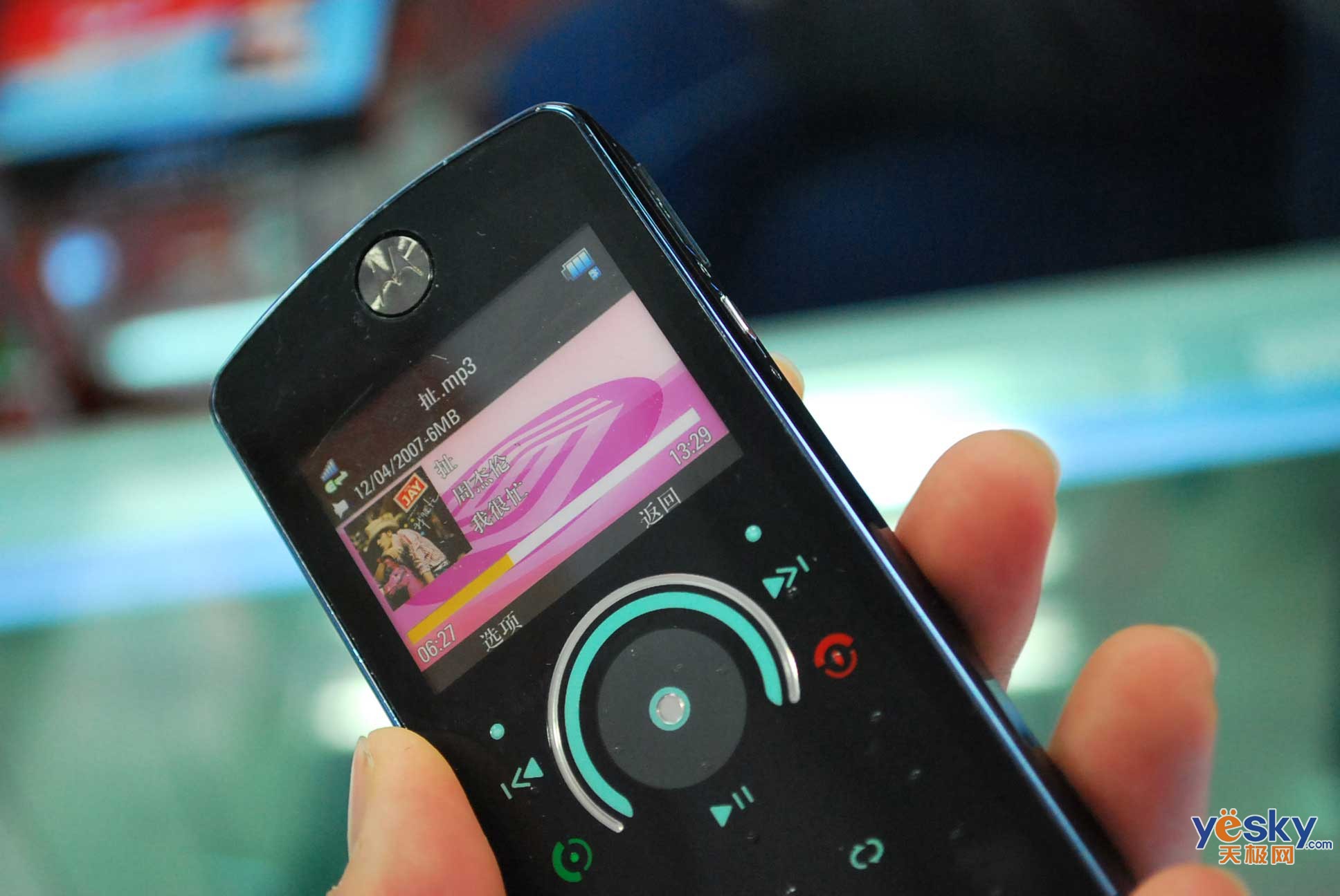 摩托罗拉 ROKR E8图片_手机_科技时代_新浪网