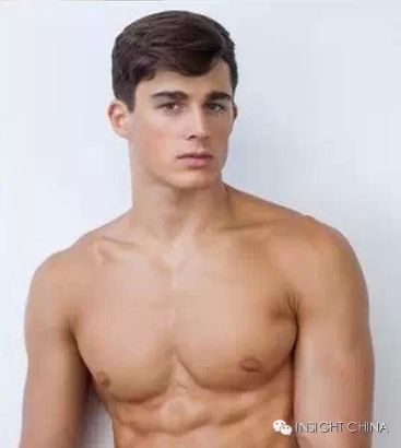英名校教师变俊美男模 身材魁梧颜值爆棚(图)_新浪教育_新浪网