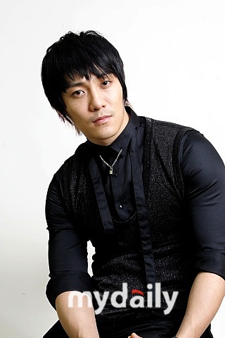 歌手KCM 1年后带着迷你专辑《Espresso》主打歌《远离》回归_影音娱乐_新浪网